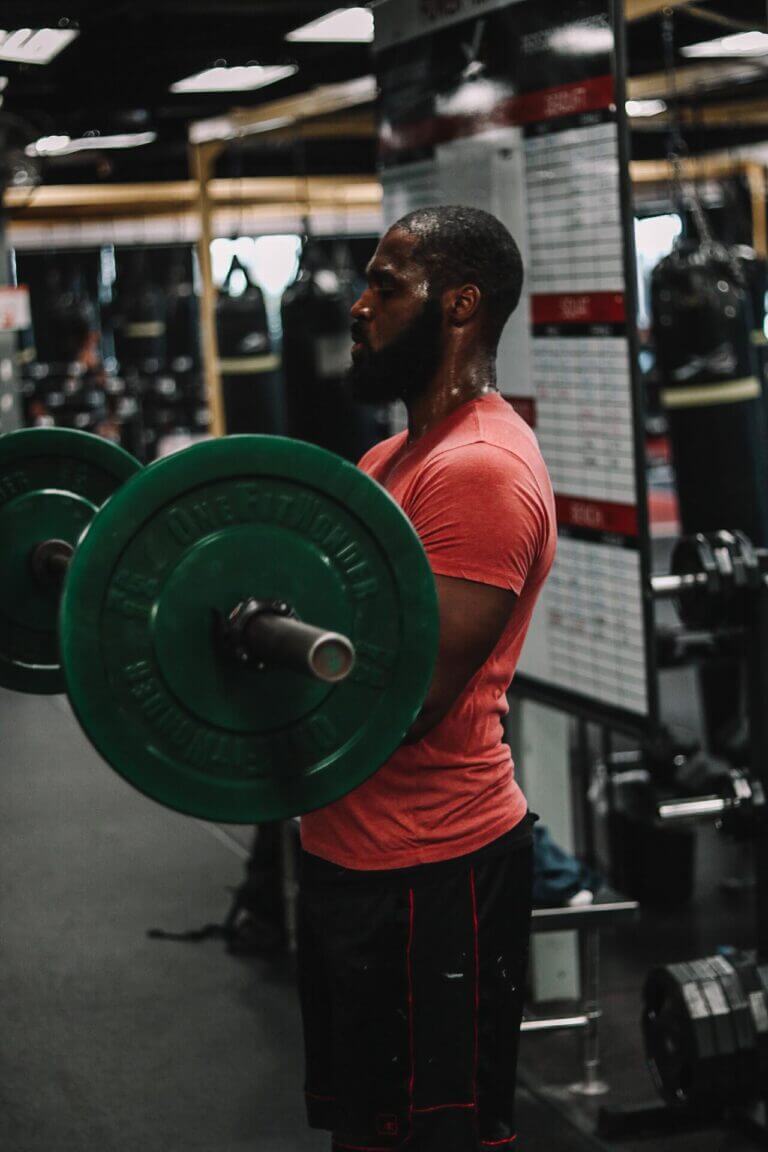 12 Free Weight Exercises for Beginners for Gym Rats in Training